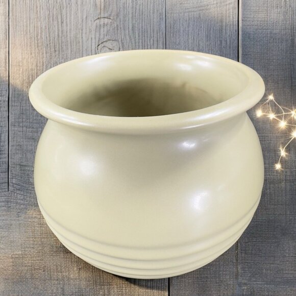 Haeger | Accents | Vintage Haeger Pottery Light Pale Green Vase Planter ...